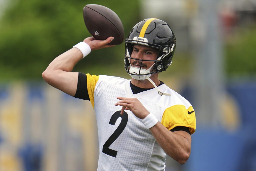 Despite ‘constant noise’ surrounding Rodgers, Rudolph happy to be back ...